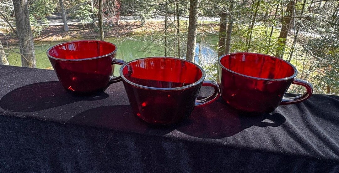 3 Vintage Ruby Red Coffee Tea Mugs Lovely Christmas Glass! - Etsy