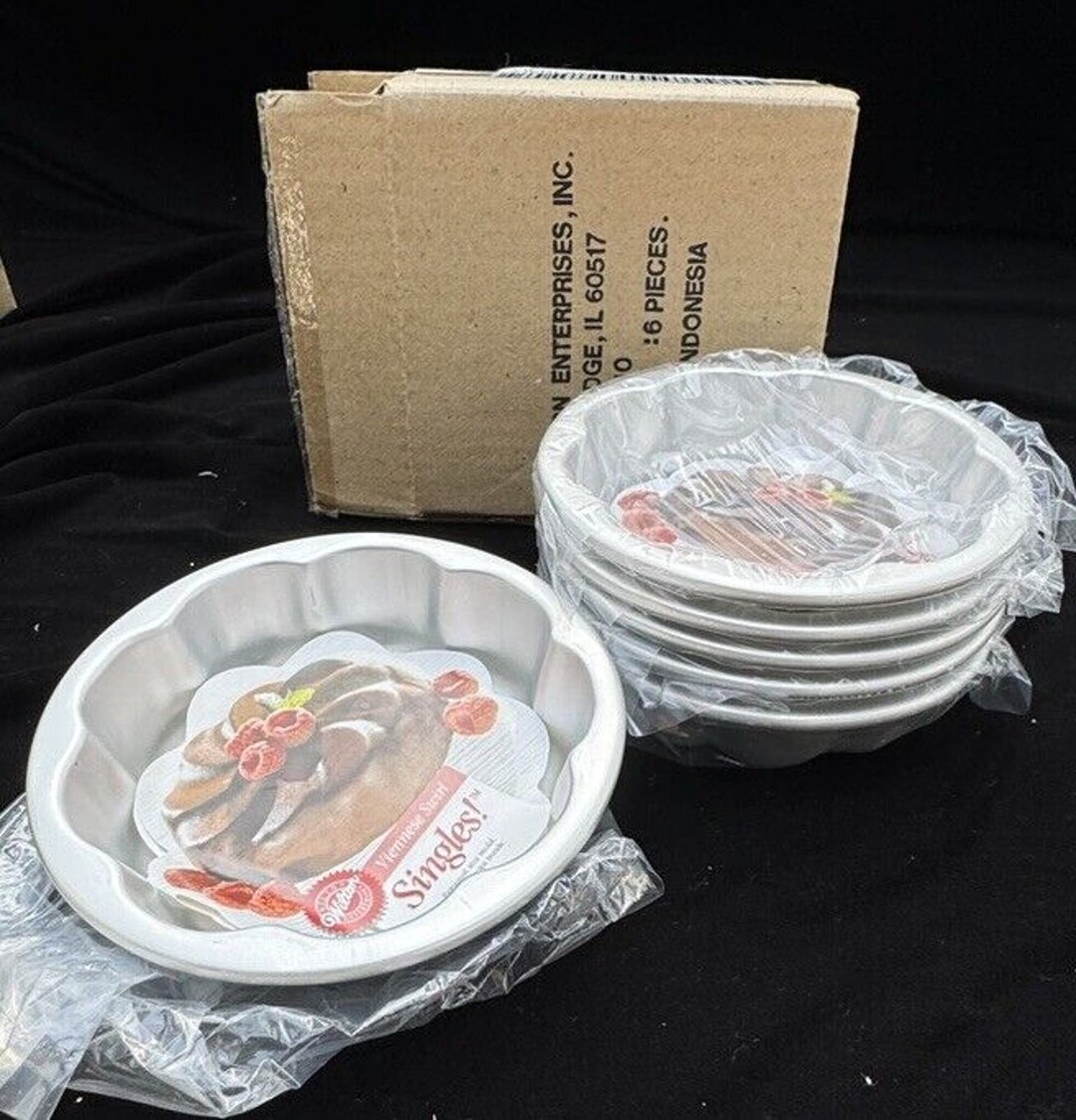 Wilton Singles! 5" Mini Personal Viennese Swirl Cake Molds Set of 6 ...
