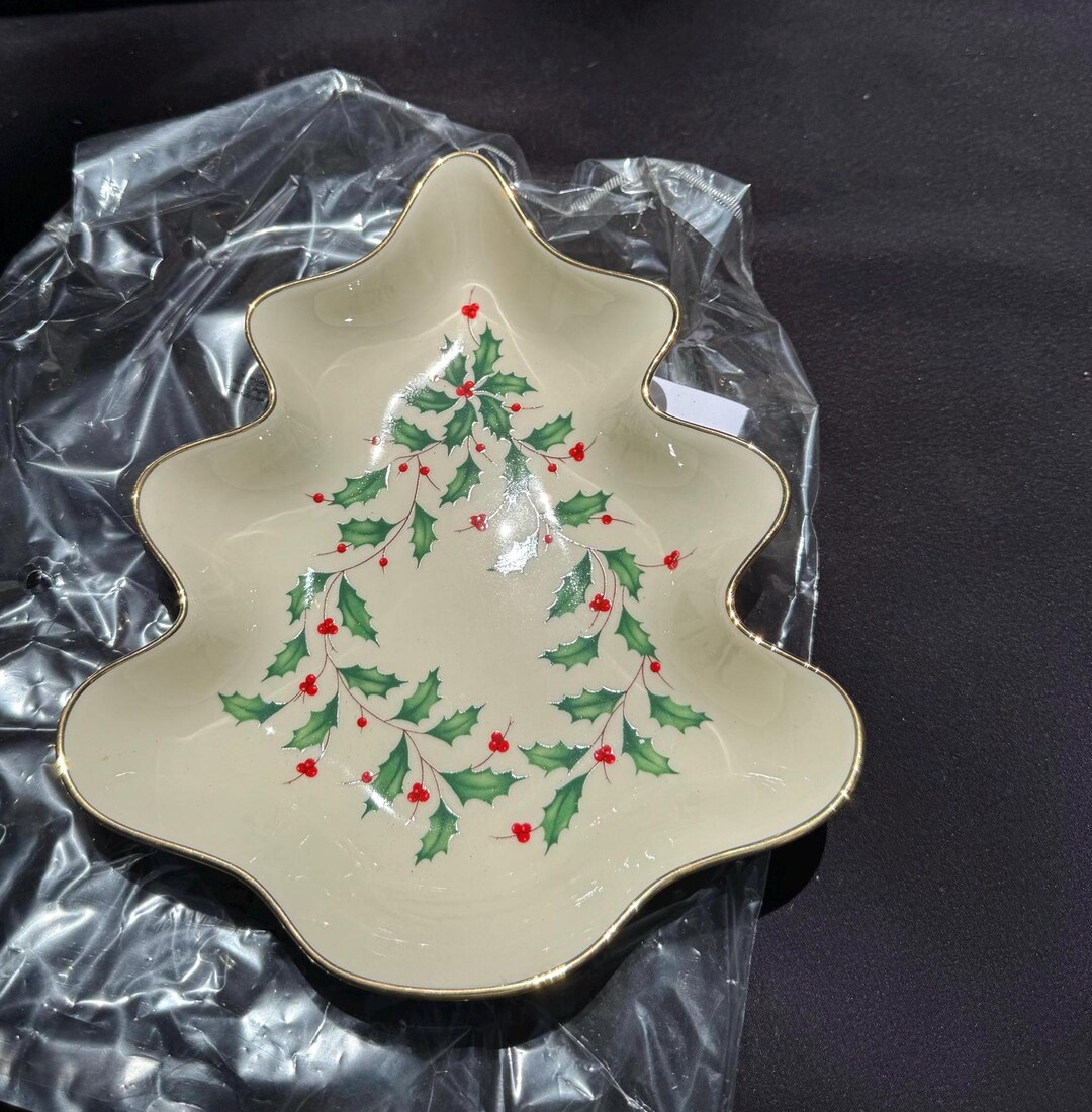 CHRISTMAS LENOX Holiday Tree Candy Dish 8” Holly & Berries Brand New No ...
