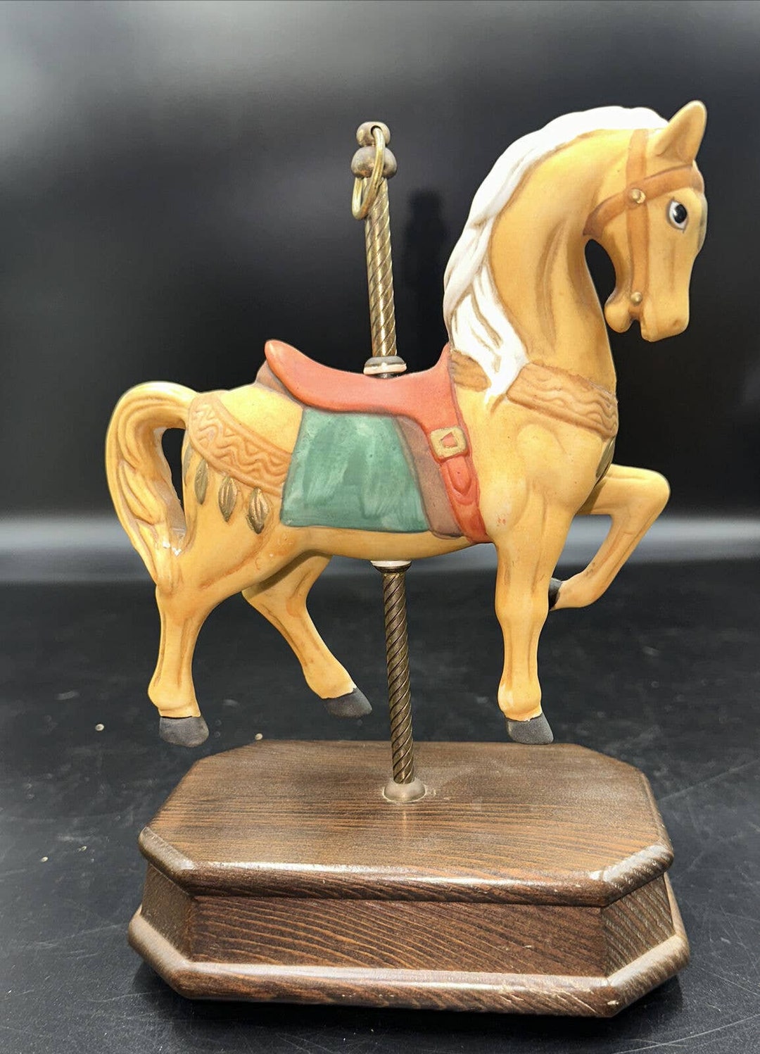 Vintage UOGC Taiwan Carousel Horse Figurine Musical Figurine Beautiful ...