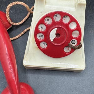 Telephone Ideal Toys Red Plastic Bakelite Child’s Rotary Phone Poor ...