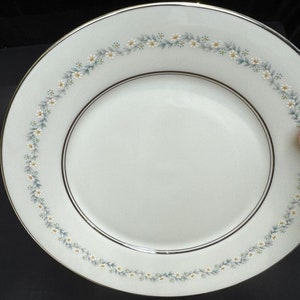 5 Holyoke Bone China by Oxford Div of Lenox White Daisies 8” Salad ...