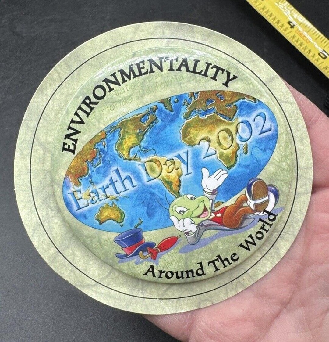 Disney's Jiminy Cricket Earth Day 2002 Pin Button Pinback Cast Member ...