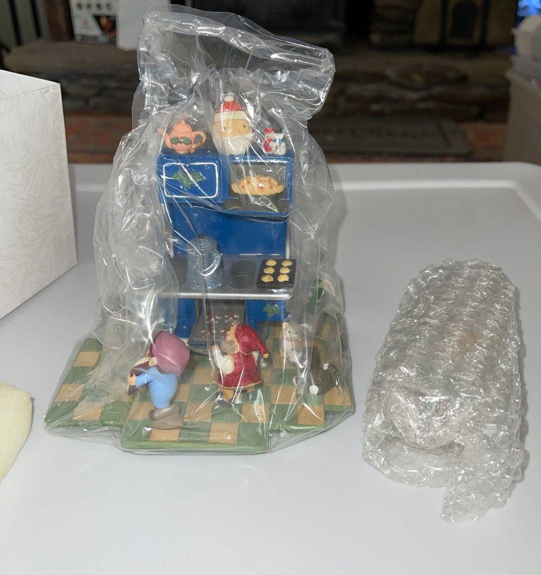 Brand NEW! Hallmark Display Piece Artist SIGNED! 1995 Christmas Eve ...