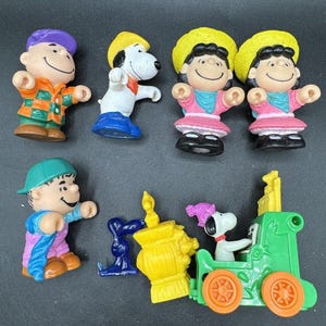 Snoopy Charlie Brown Peanuts Gang Garden Collectibles Mcdonald's & More ...