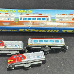 Vintage Wind up Key Tin Toy Train Express Passenger Commuter Train ...