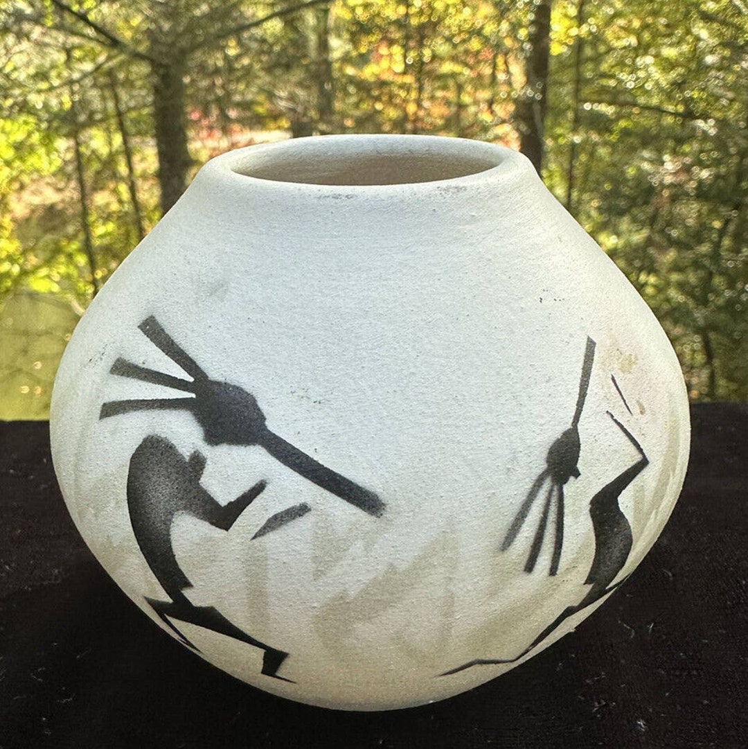 Vtg Navajo Vase Hand Painted Native American Pottery Artist Signed -S67 ...