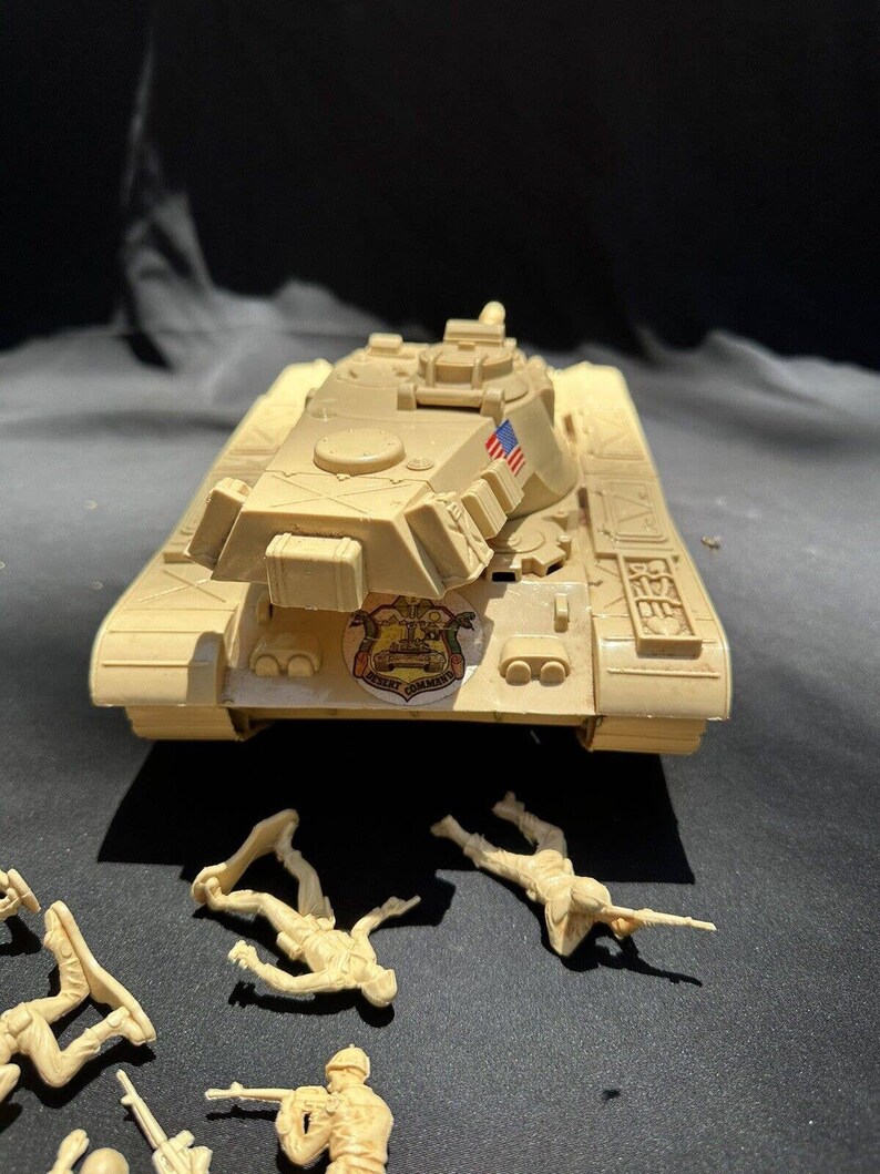 Processed Plastic Co Tan Tank With 8 Plastic Soldiers Tim Mee Tank ...