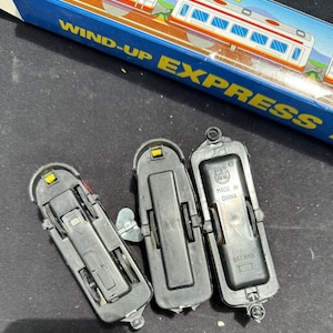 Vintage Wind up Key Tin Toy Train Express Passenger Commuter Train ...