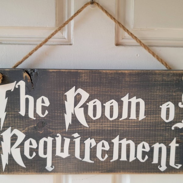 Room of Requirement Shirt - Etsy