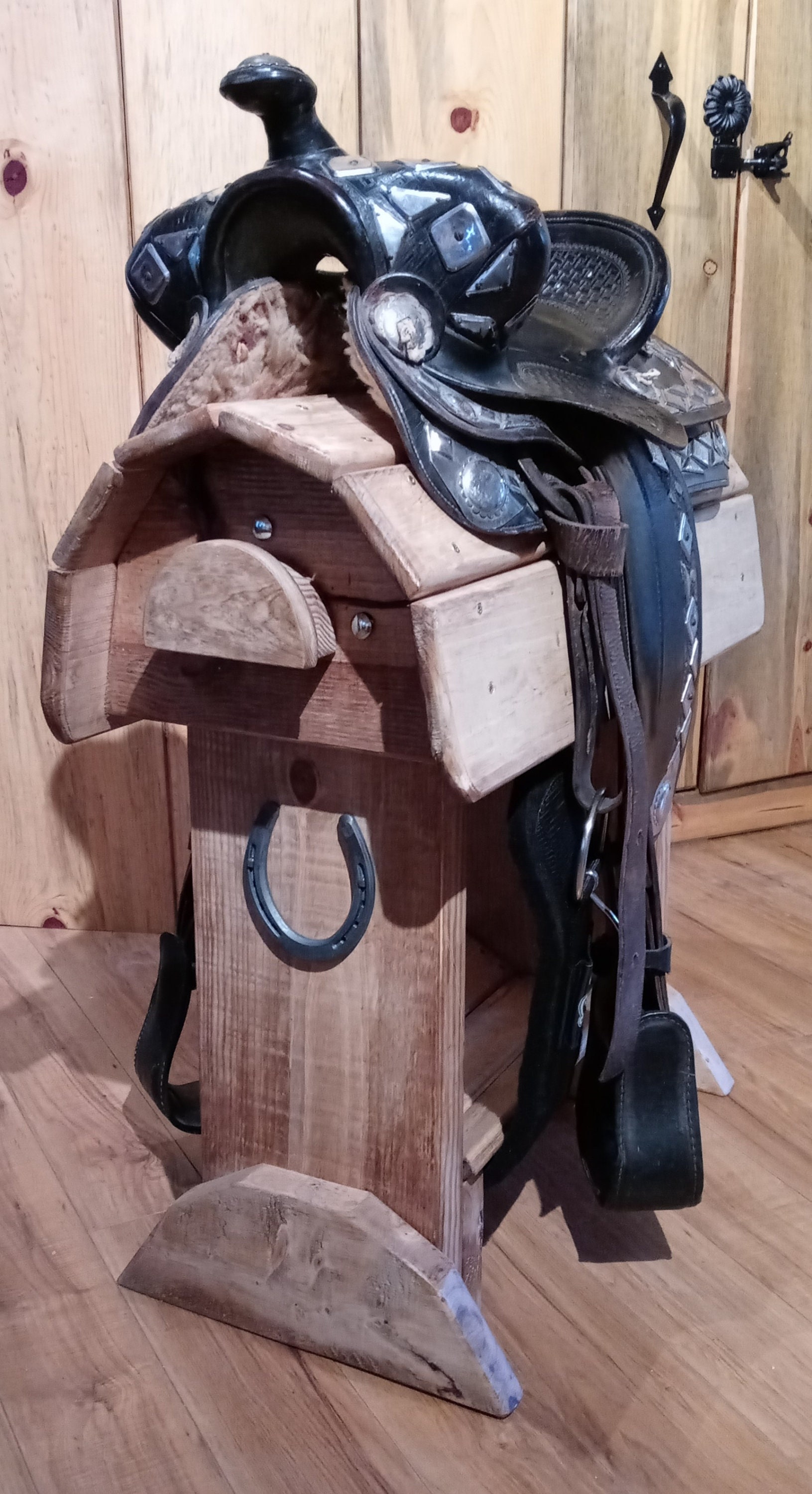 Sit on Your Saddle Stand/rack With Cinching Tray and Bridle Rack Holds ...