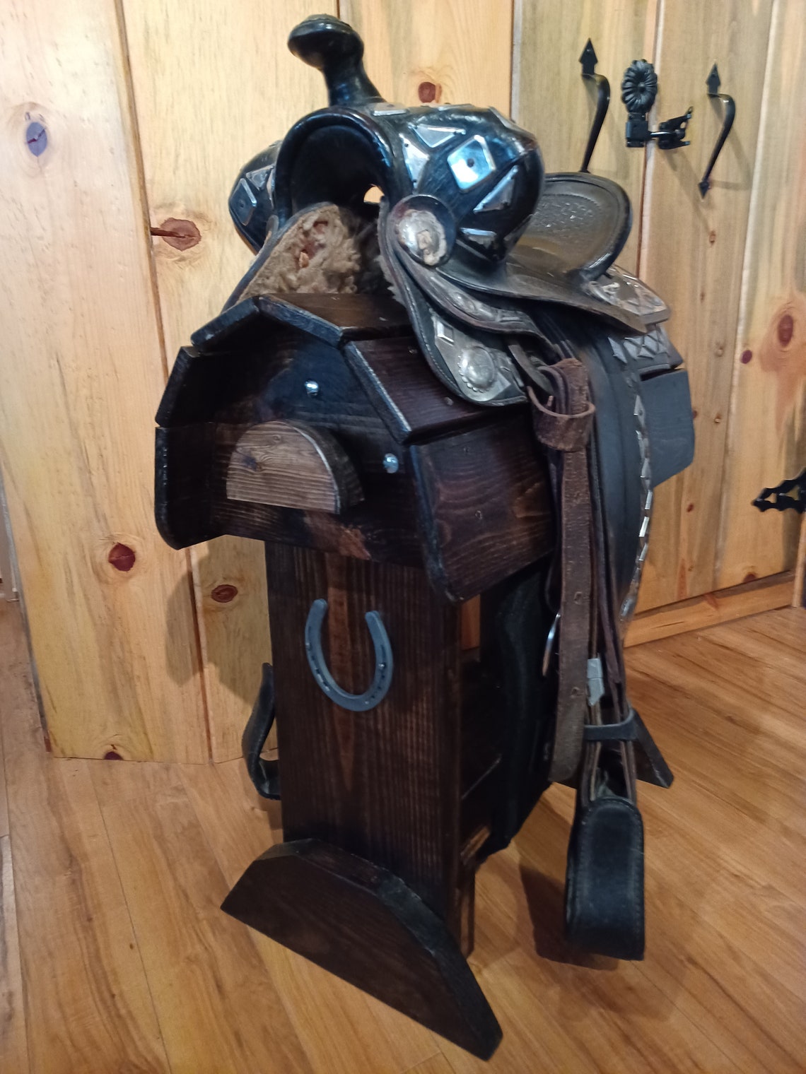 Sit on Your Saddle Stand/rack With Cinching Tray and Bridle Rack Holds ...