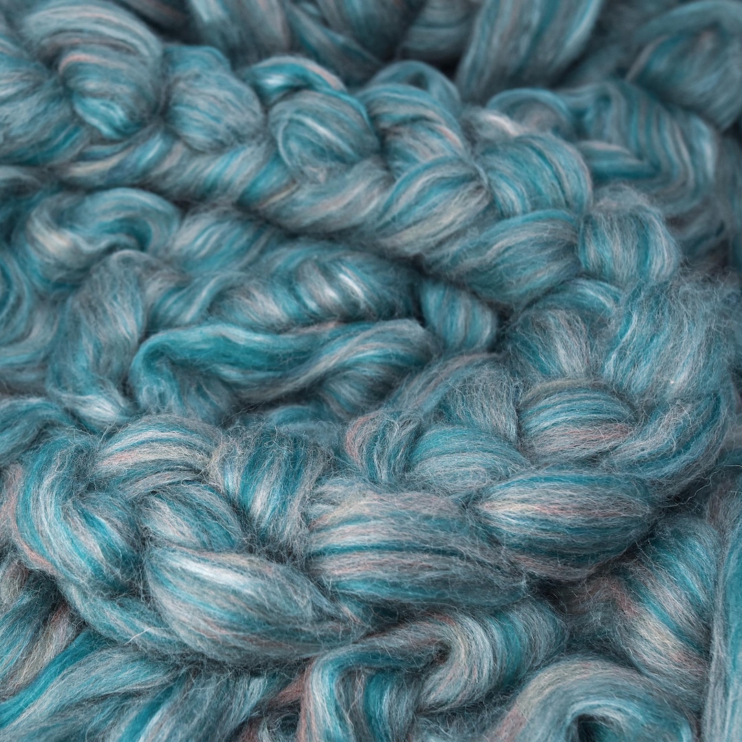 DESIGNER BLEND Shetland Wool and Tussah Silk Top Roving. Fancy ...