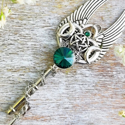 Hecate Skeleton Key Pendant / Witch Fantasy Key / Altar Tool / - Etsy