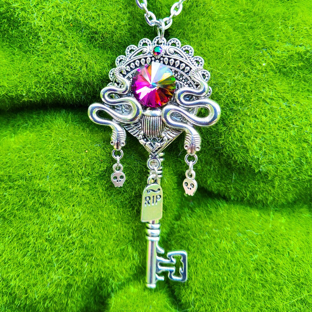 Betelgeuse Skeleton Key Pendant / Fantasy Key Jewelry / - Etsy