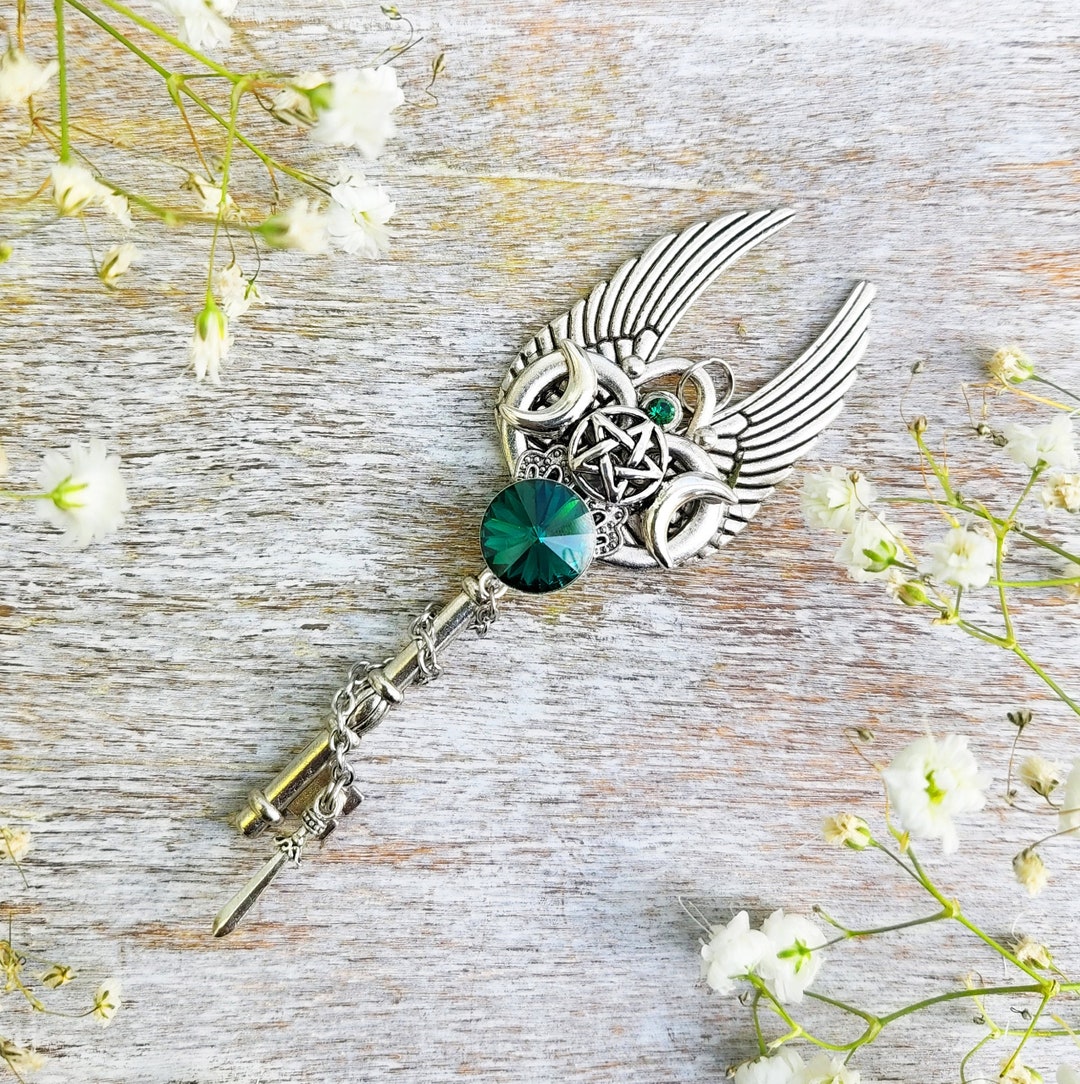 Hecate Skeleton Key Pendant / Witch Fantasy Key / Altar Tool / - Etsy