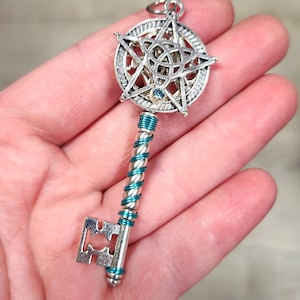 Pentacle Key Pendant / Wiccan Jewelry / Pagan Jewelry - Etsy