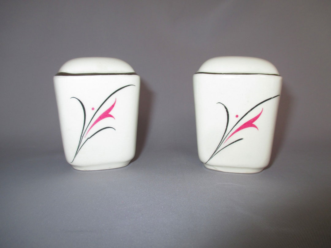Atomic Mid Century Modern Salt and Pepper Shakers Retro Mcm Scarce TRUE ...
