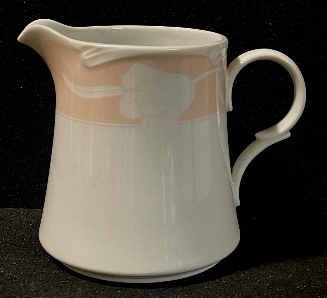 Ranmaru SWING TULIP PEACH Japan Creamer Dinnerware Extremely Hard to ...