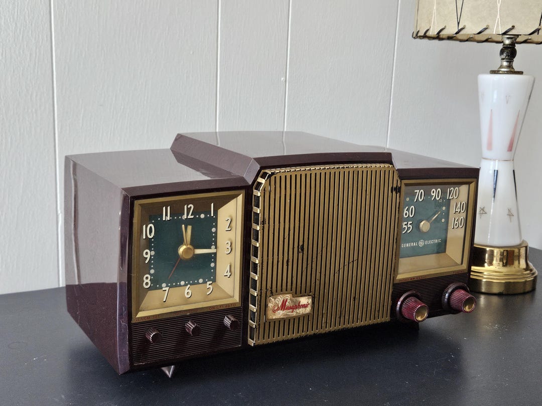 Vintage GE Musaphonic Clock Radio With Turquoise Face and Gold Grill ...
