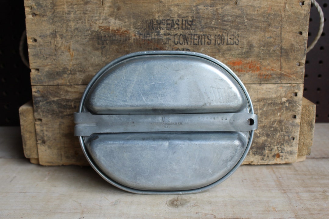 Vintage WWII Military Mess Kit, 1942 U.S. Knapp-monarch Co. Mess Kit ...