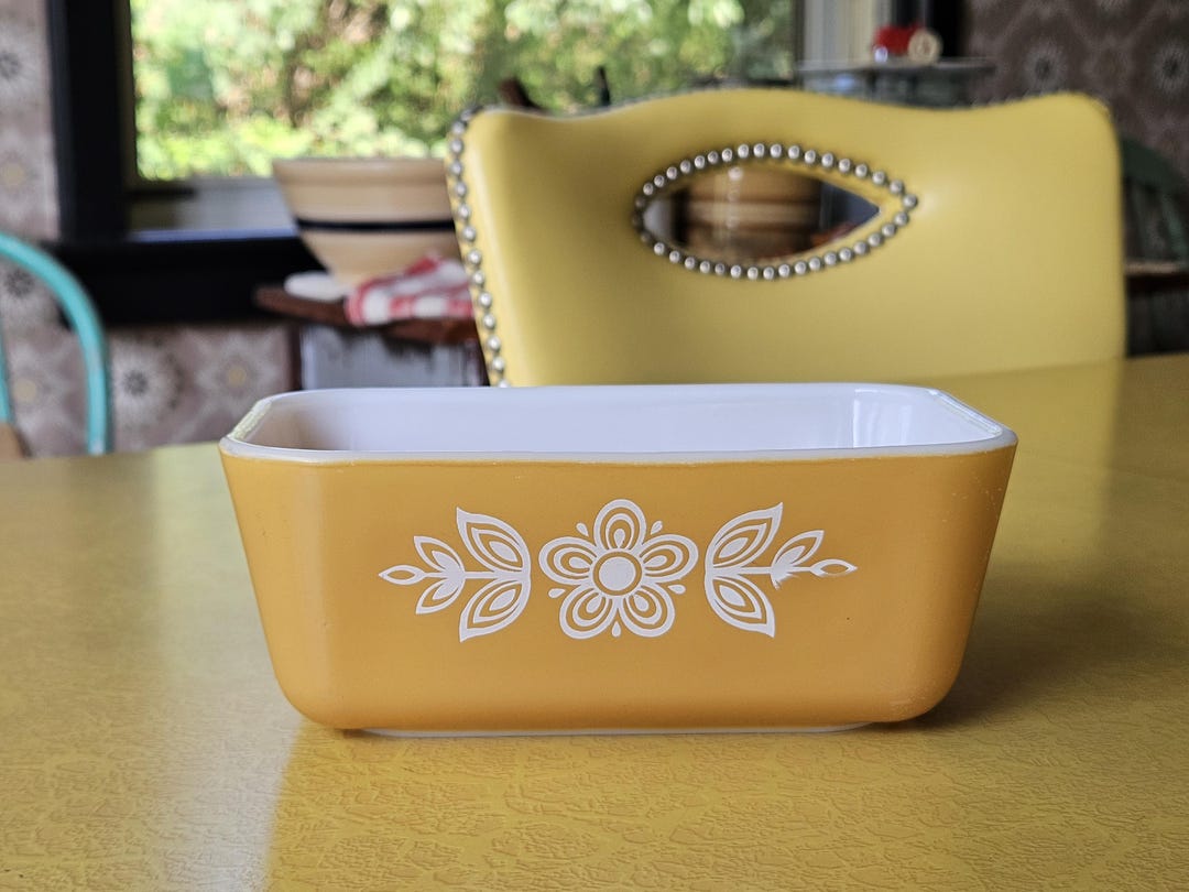 Vintage Pyrex Butterfly Gold Refrigerator Dish, 1 1/2 Pt. Harvest Gold ...