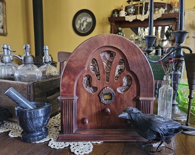 Vintage Gothic Arch Radio, Antique Style Reproduction of 1930s ...