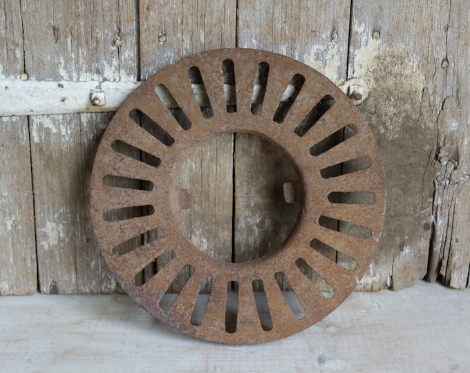 Antique Cast Iron Grate With Flat Top for Holding Flowerpot, Metal ...