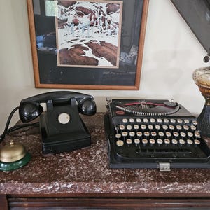 Vintage Hotel Desk Phone, Black Bakelite Direct Line Phone, 1940s ...