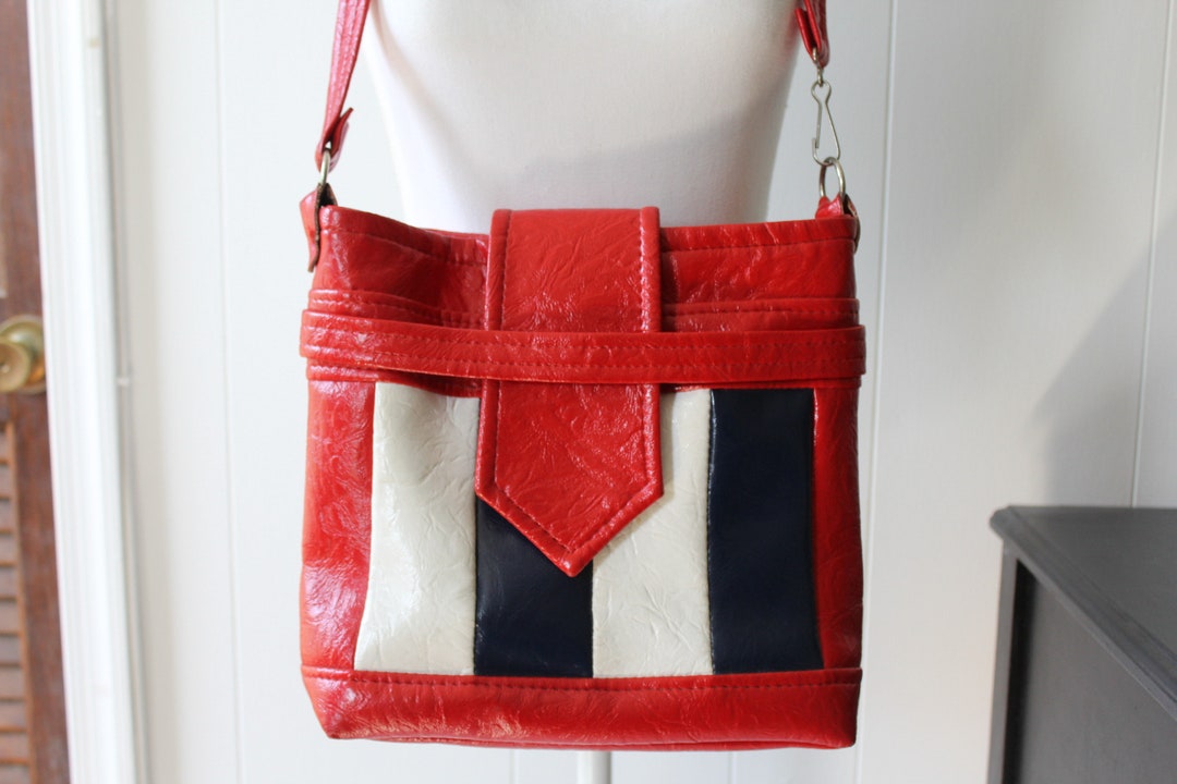 Mod 1970s Red White and Blue Vinyl Pocketbook, Vintage Red White & Blue ...
