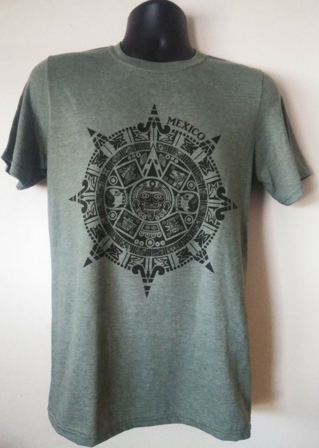 AZTEC CALENDAR/CALENDARIO Azteca T-shirt - Etsy
