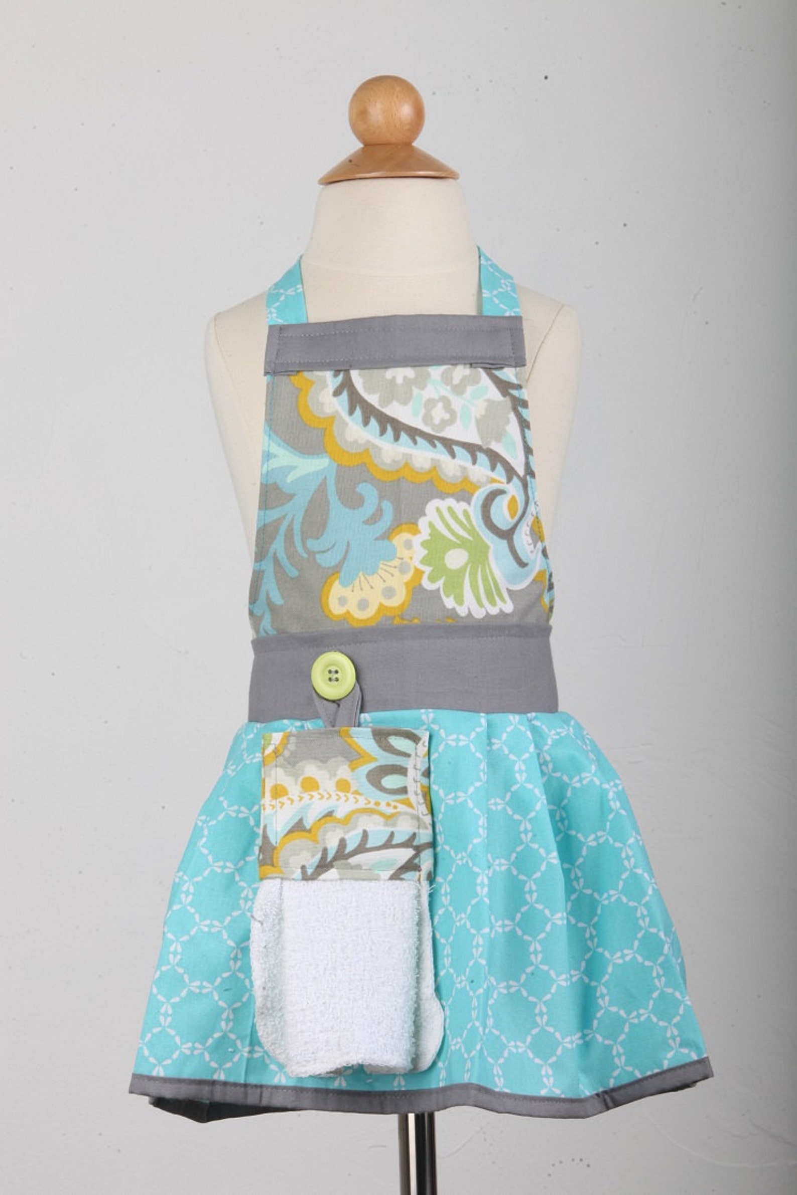 Girl's Cooking Apron, Mother Daughter Aprons, Baking Apron, the Bedford ...
