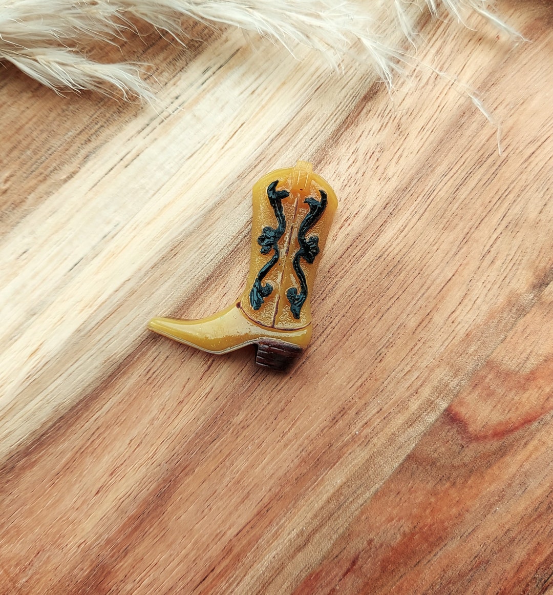 Cowboy Boot Brooch Made in Caramel Resin, Western Style Boho Jewellery ...