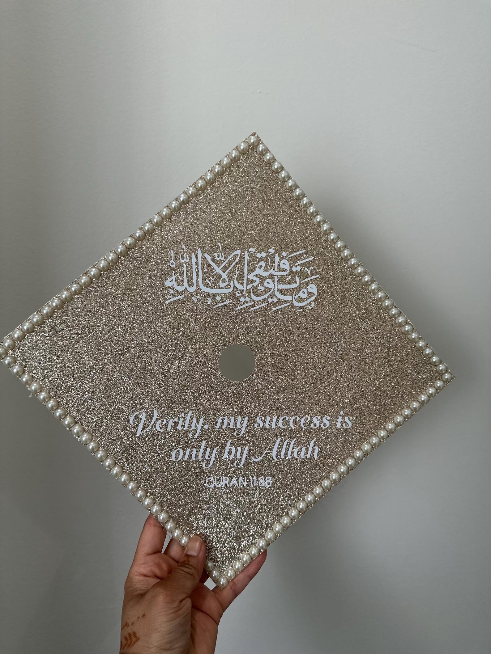 Custom Graduation Cap Topper: Pearl Border Design - Etsy