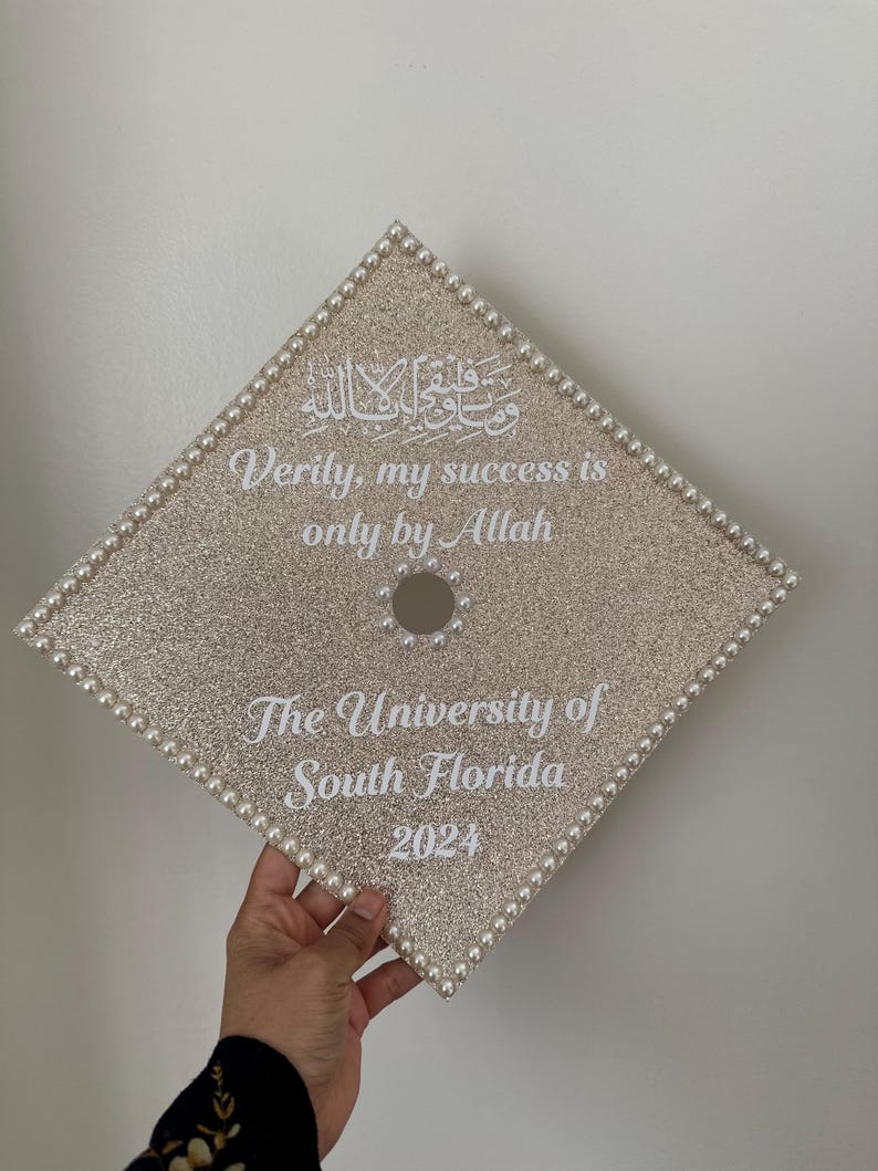 Custom Graduation Cap Topper: Pearl Border Design - Etsy