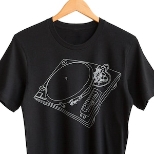 Turntable T-shirt. Record Player Graphic Tee. Record Collector Music ...
