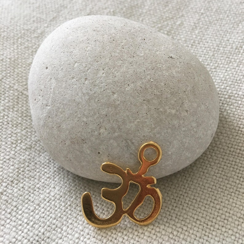 Om Symbol Beautiful Gold Plated 30x22mm Pendant-charm - Etsy