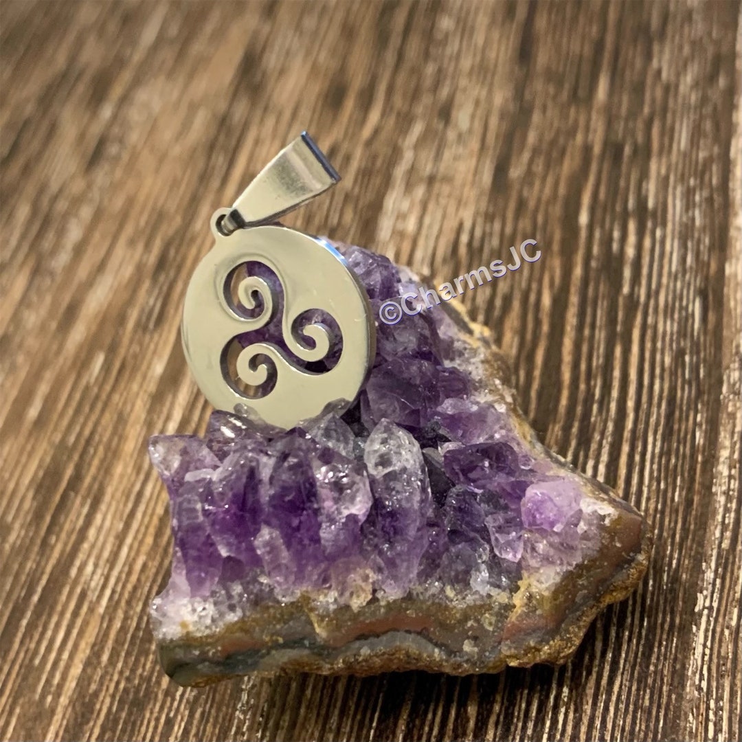 Stainless Steel Round Triskelion Celtic Symbol (trinity) Charm Pendant ...