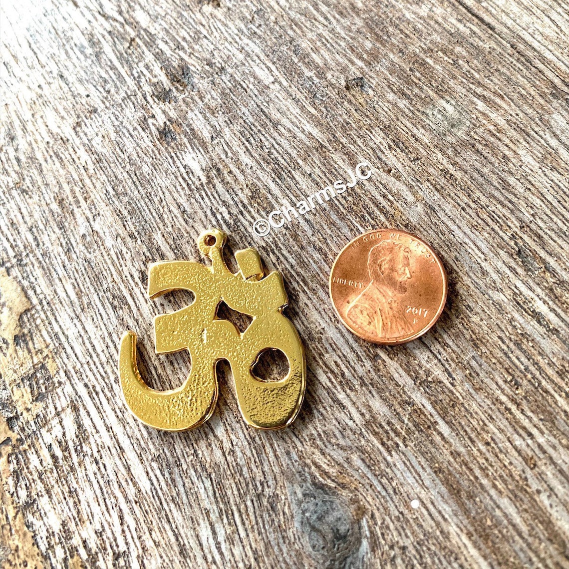 Om Symbol Beautiful Gold Plated 35x32mm Embossed Pendant-charm - Etsy