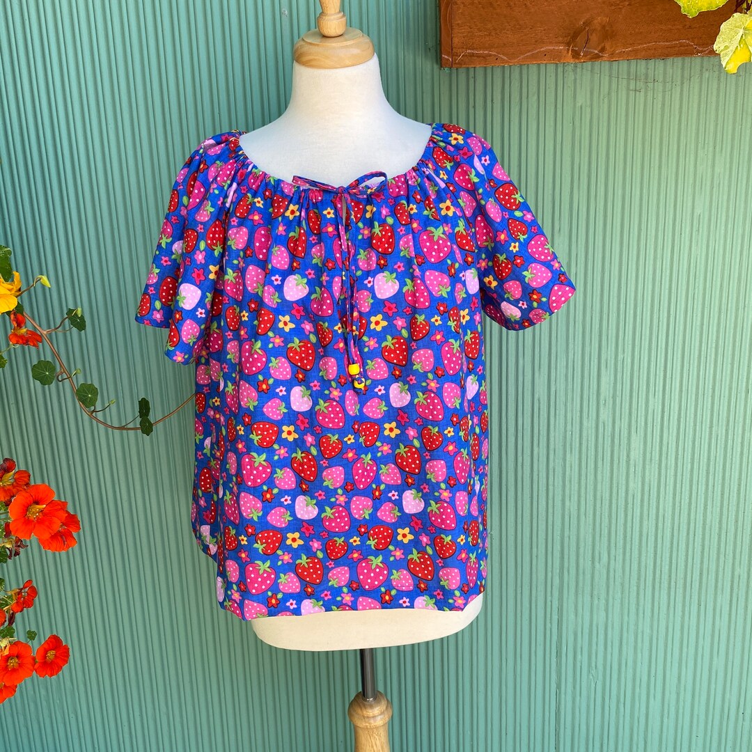 OOAK Strawberry Print Top Fabric Size Large Handmade - Etsy