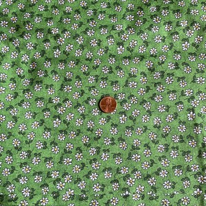 BTY Vintage Small Scatter Daisy Fabric Green Cotton - Etsy