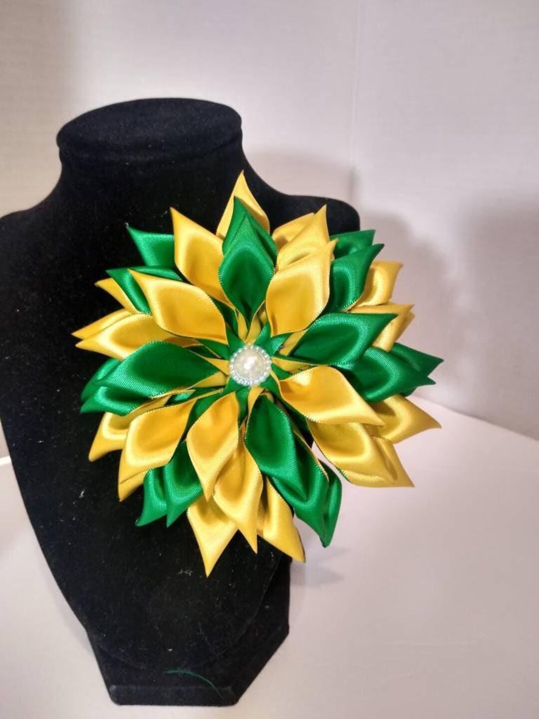Handmade Pin Corsages Emerald Green Satin Ribbon Corsage Brooch ...