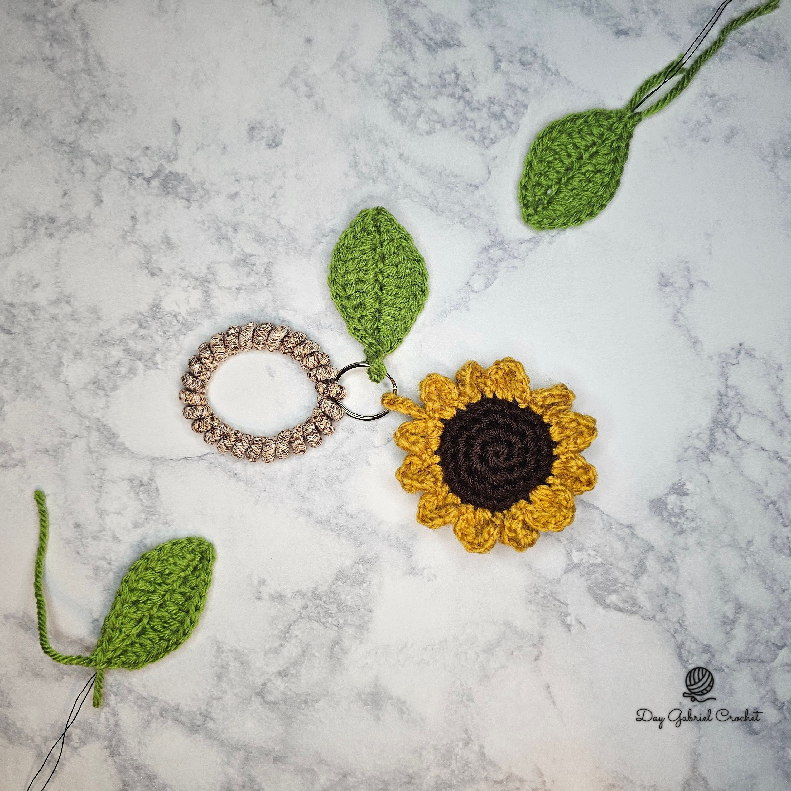 Crochet Sunflower Keychain Pattern - DIY Floral Accessory - Etsy