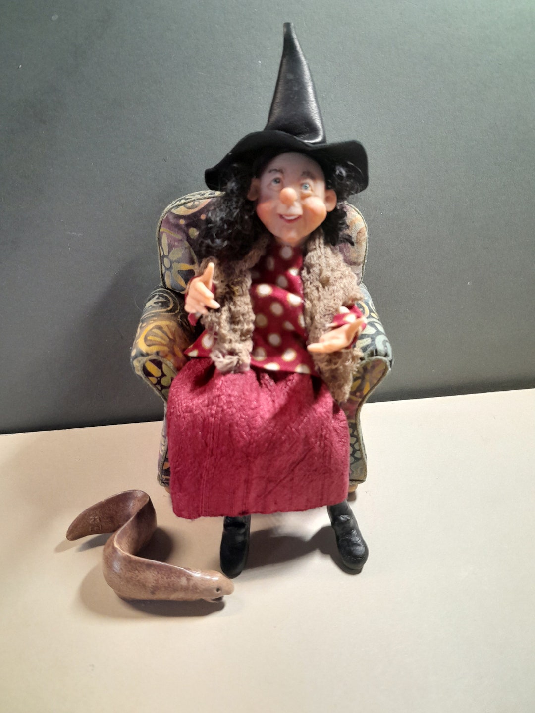 Winnie the Witch With Eric the Eel 12th Scale Seated Character by ...