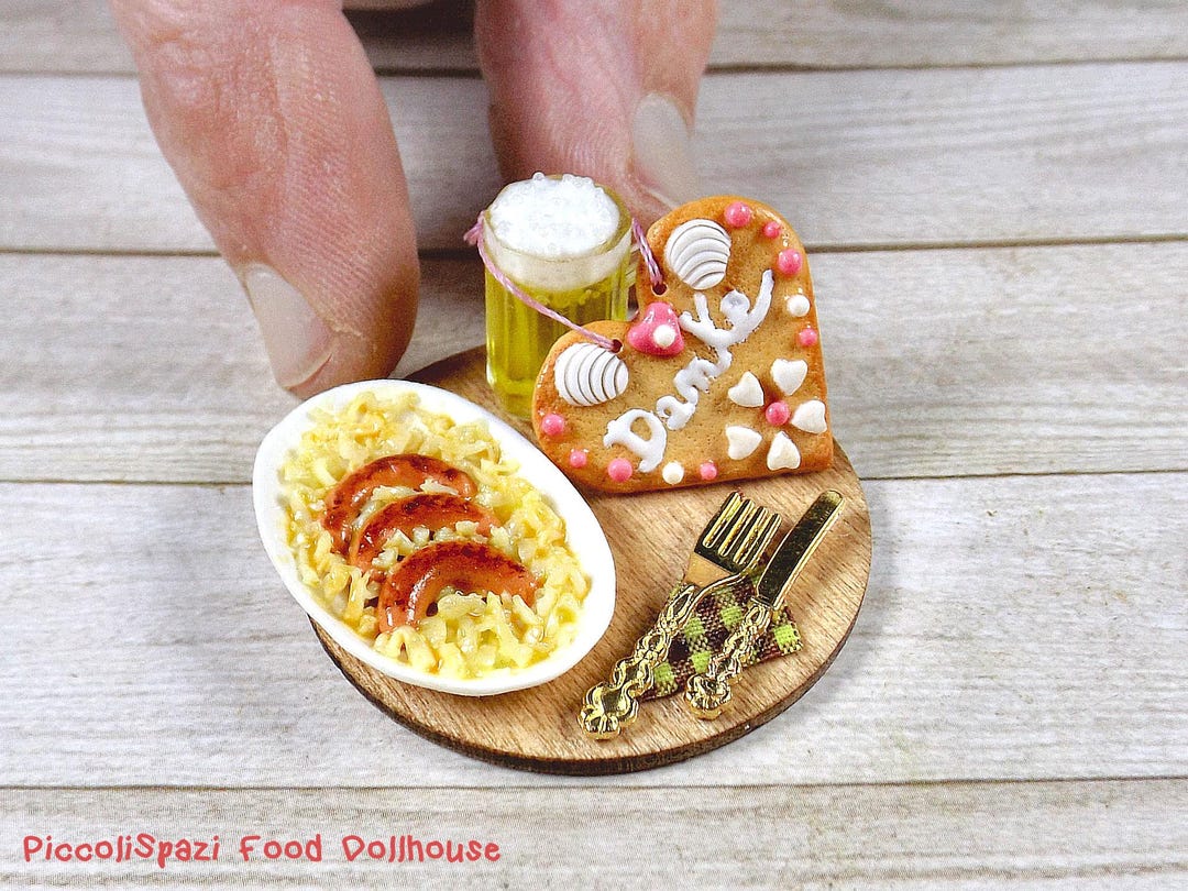 Oktoberfest Food, German Festival Menu, Lebkuchen Herz Souvenir ...