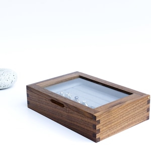 Handmade Walnut Ring Display Case - Etsy