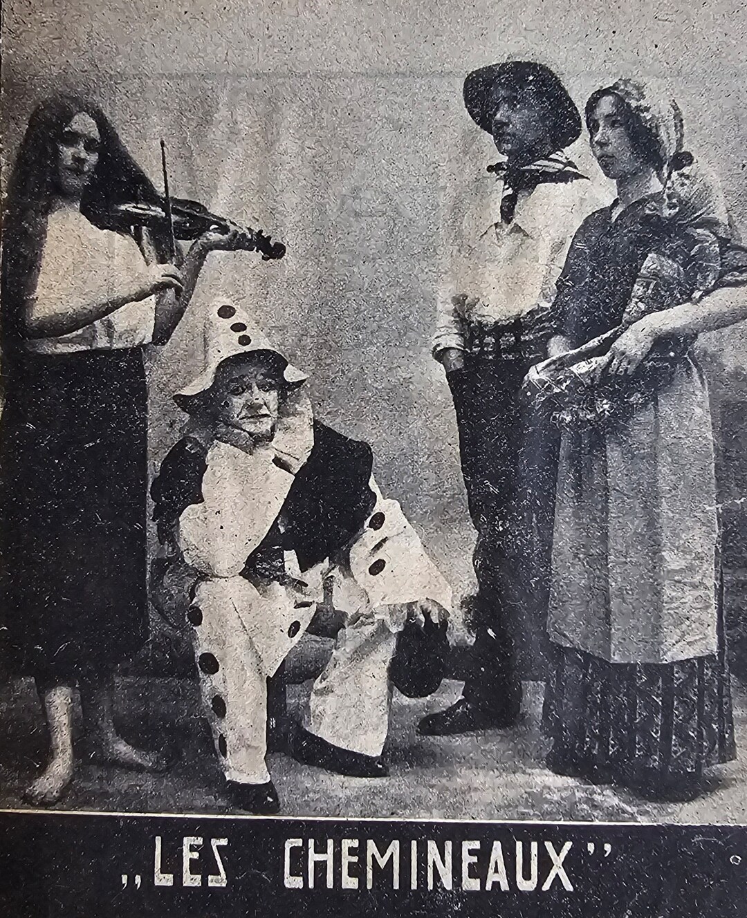 Bizarre Bohemian Circus les Chemineaux /// Pierrot /// Mignon Violinist ...