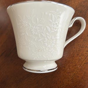 Noritake AFFECTION Ivory China Cups and Saucers (8)! - Etsy