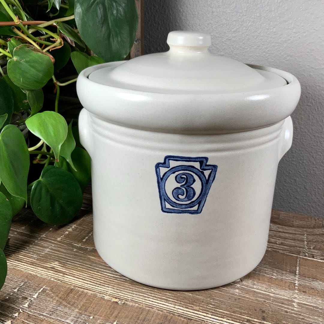 Pfaltzgraff YORKTOWNE #3 Blue Salt-glazed Keystone Medium Canister With ...