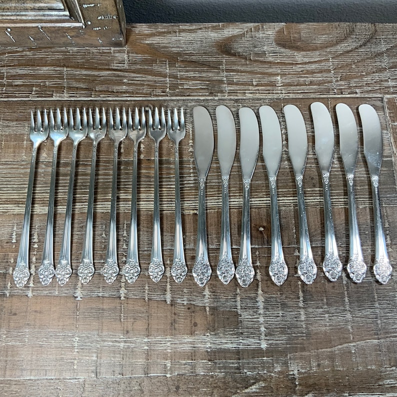 70-piece Oneida PLANTATION 1881 Rogers Silverplate Flatware Set for ...